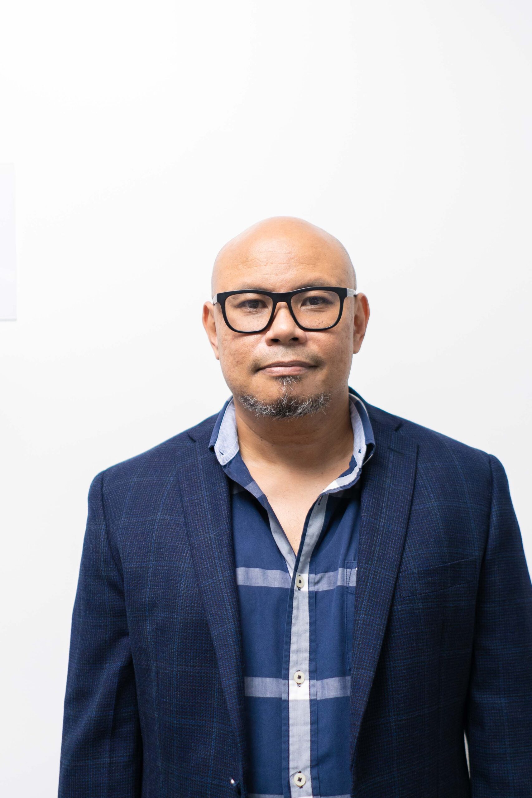 Dr. Javier Che | Ortopeda - CliniLab Panamá