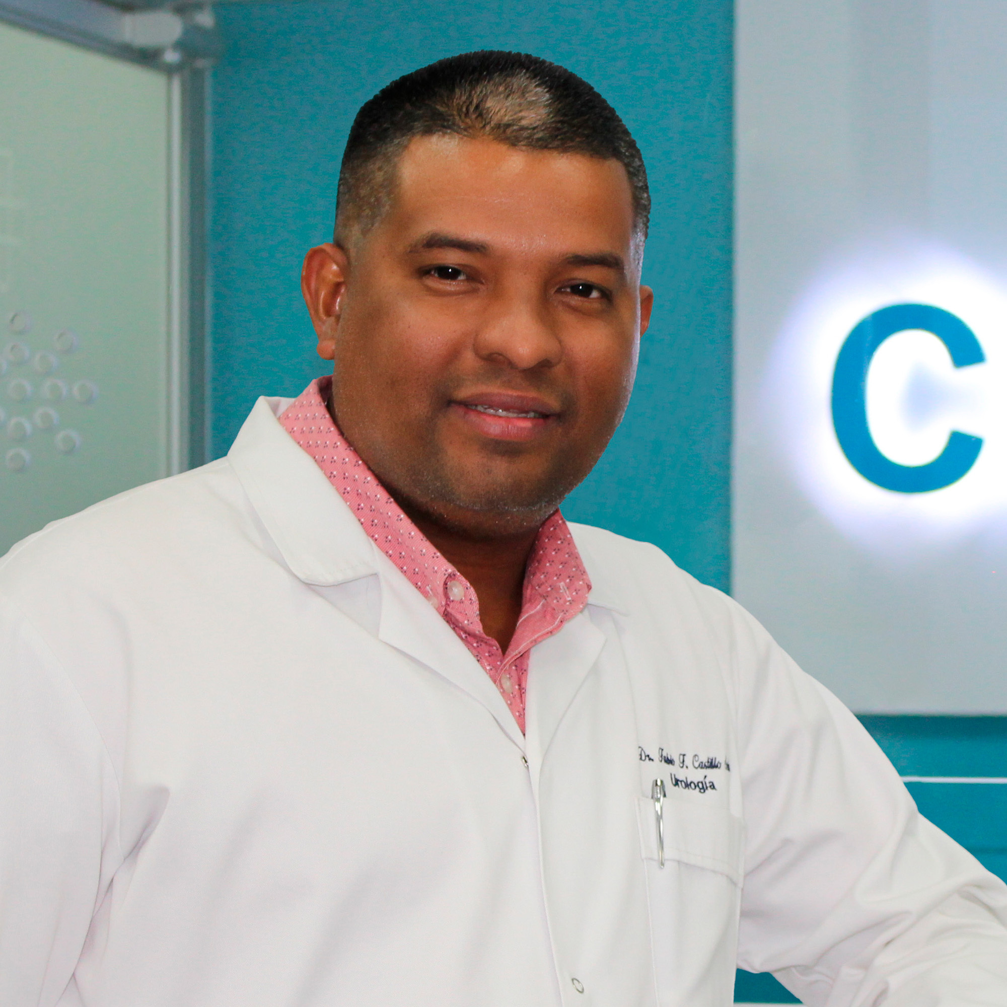 Dr. Fabio Castillo | Urología | Penonomé | Clinilab Panamá