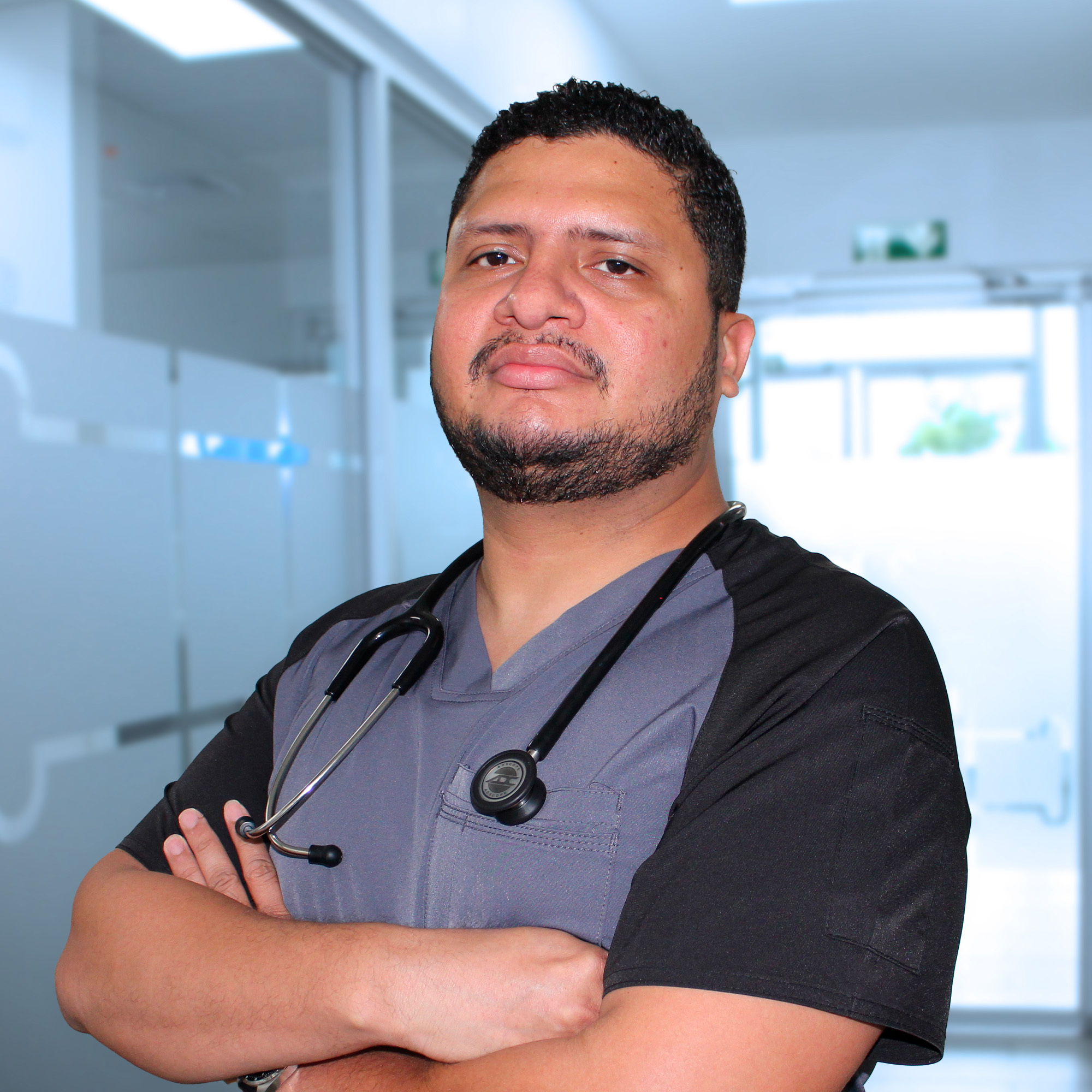 Dr. Daniel Fernández - Pediatra | CliniLab Panamá